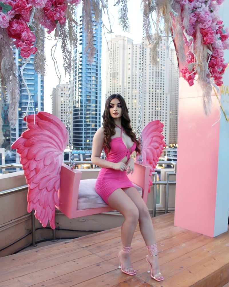 Kriselda Lazri - DMDb © Dubai Models Database | UAE Fashion And Entertainment Industry Directory